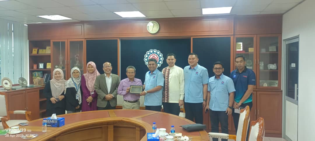 kunjungan hormat daripada delegasi Albukhary International University ...